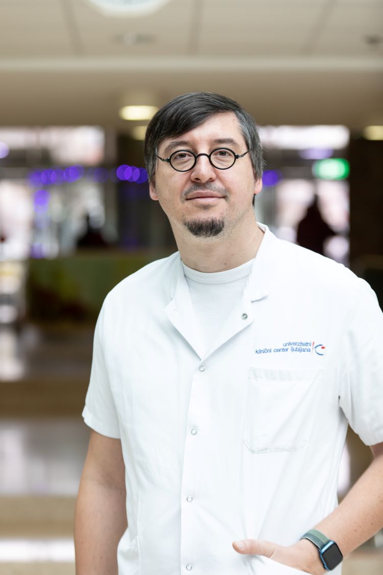 Dr. Urh Grošelj: "Otroci in mladostniki s spolno disforijo potrebujejo ...